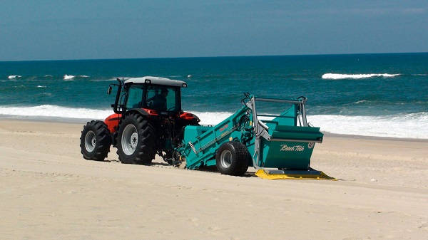 Loulé | Autarquia adquire Máquinas para Limpeza das Praias - Mais Algarve